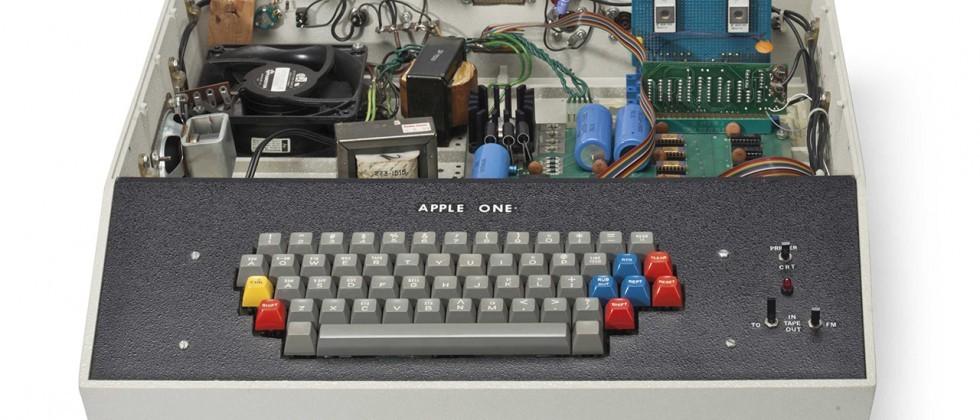 Apple 1 computer goes up for auction - SlashGear