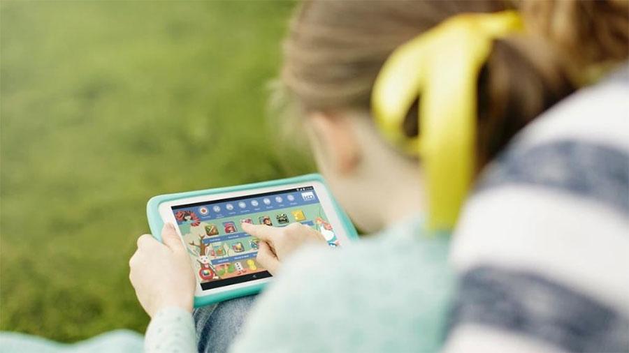 EE Robin tablet aims at kids with robust parental controls - SlashGear