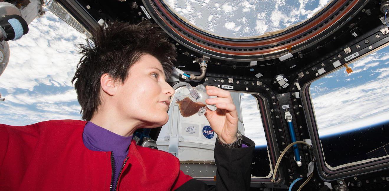 NASA Space Cups let astronauts drink liquids without a straw - SlashGear