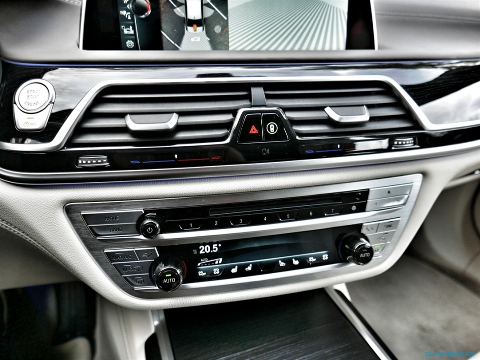 2016 BMW 750i xDrive Review - SlashGear