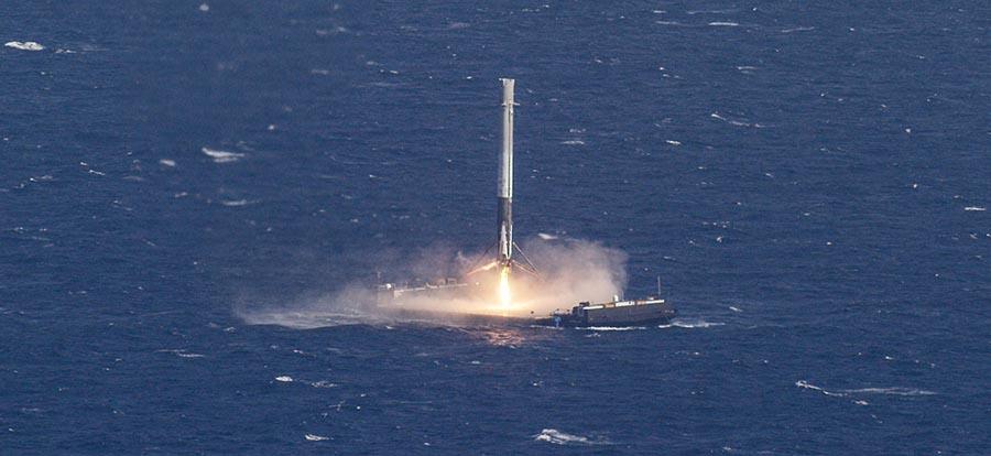 SpaceX shares stunning photos of CRS-8 rocket droneship landing - SlashGear
