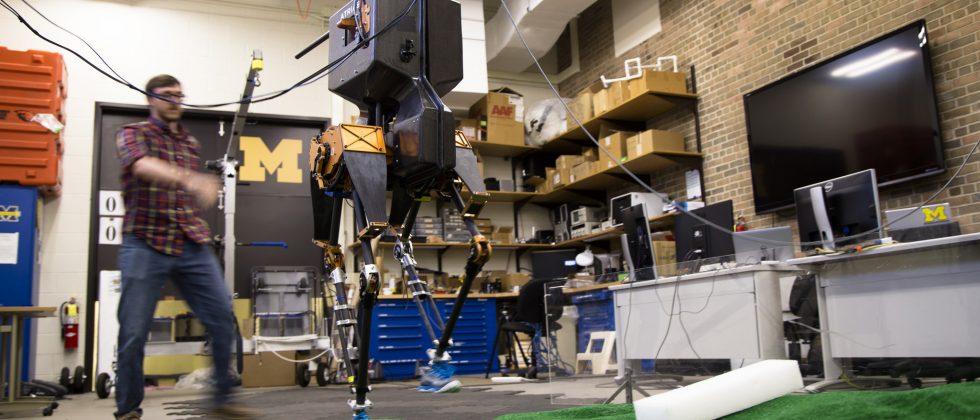 U of Michigan robot learns to walk on rugged, uneven terrains - SlashGear