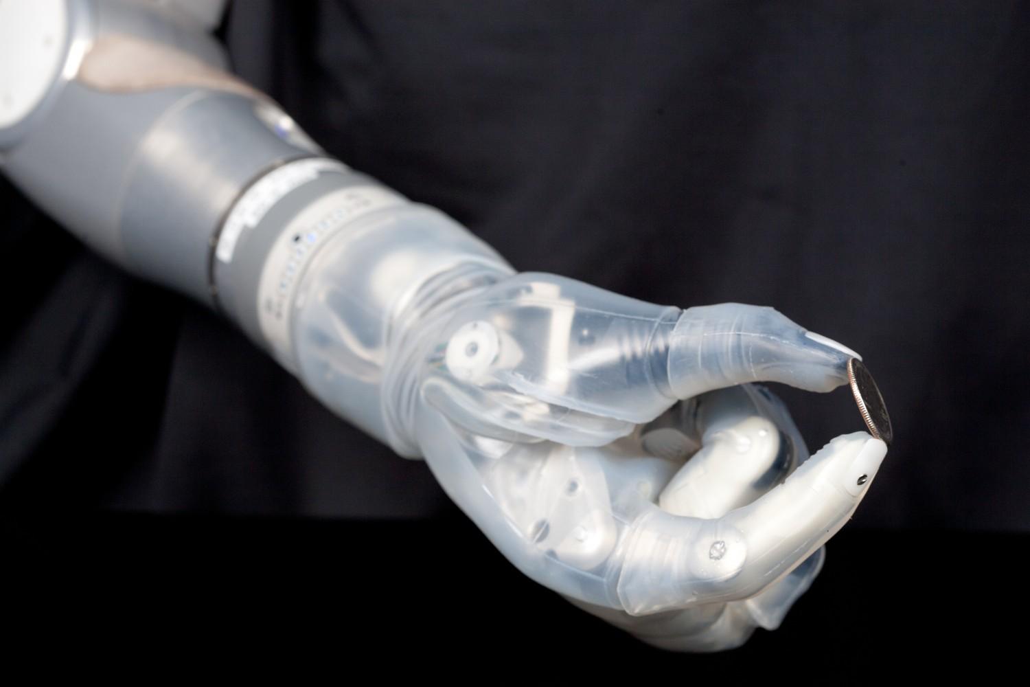 DEKA LUKE prosthetic arm to see commercial release in 2016 - SlashGear