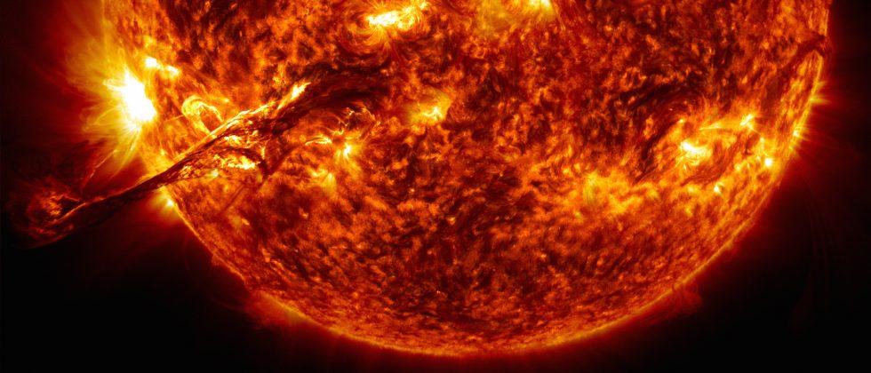 Watch the sun spin in NASA's crazy spacecraft maneuver - SlashGear