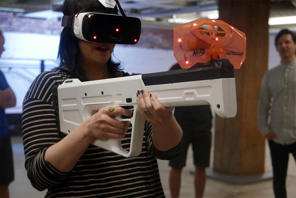 Striker VR Arena Infinity haptic VR gun prototype shows off - SlashGear