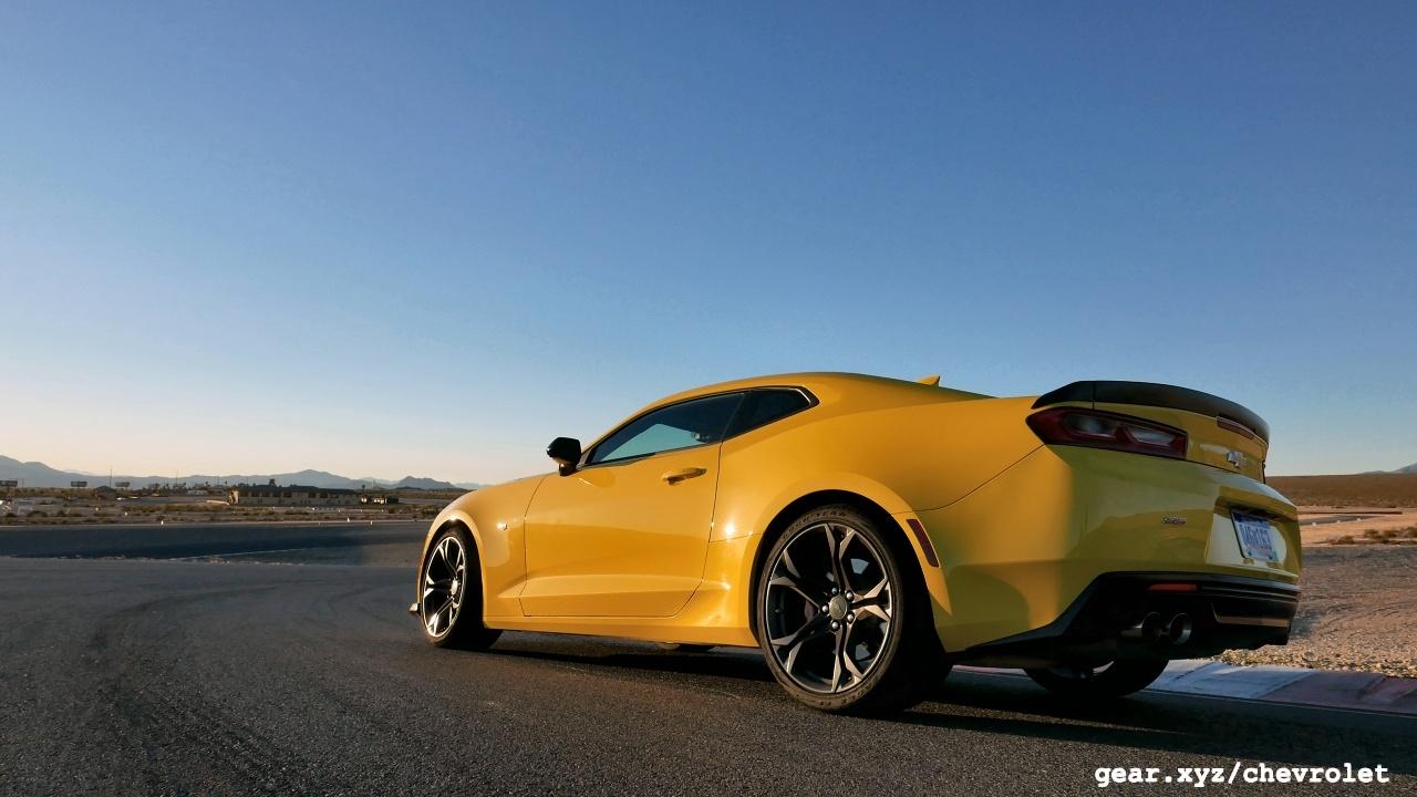 2017 Chevrolet Camaro 1LE First Drive: Best of both worlds - SlashGear