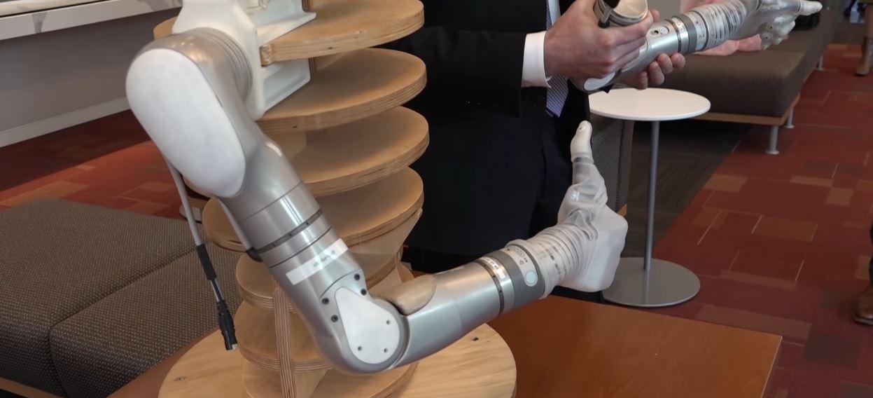 DEKA's LUKE arm delivered to Walter Reed to help US veterans - SlashGear