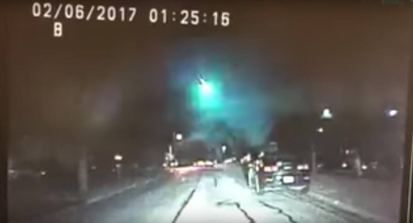 Big green fireball caught on video streaking through Midwest sky ...