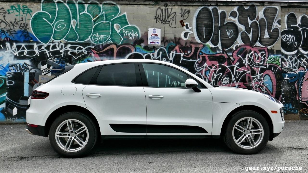 2017 Porsche Macan Gallery