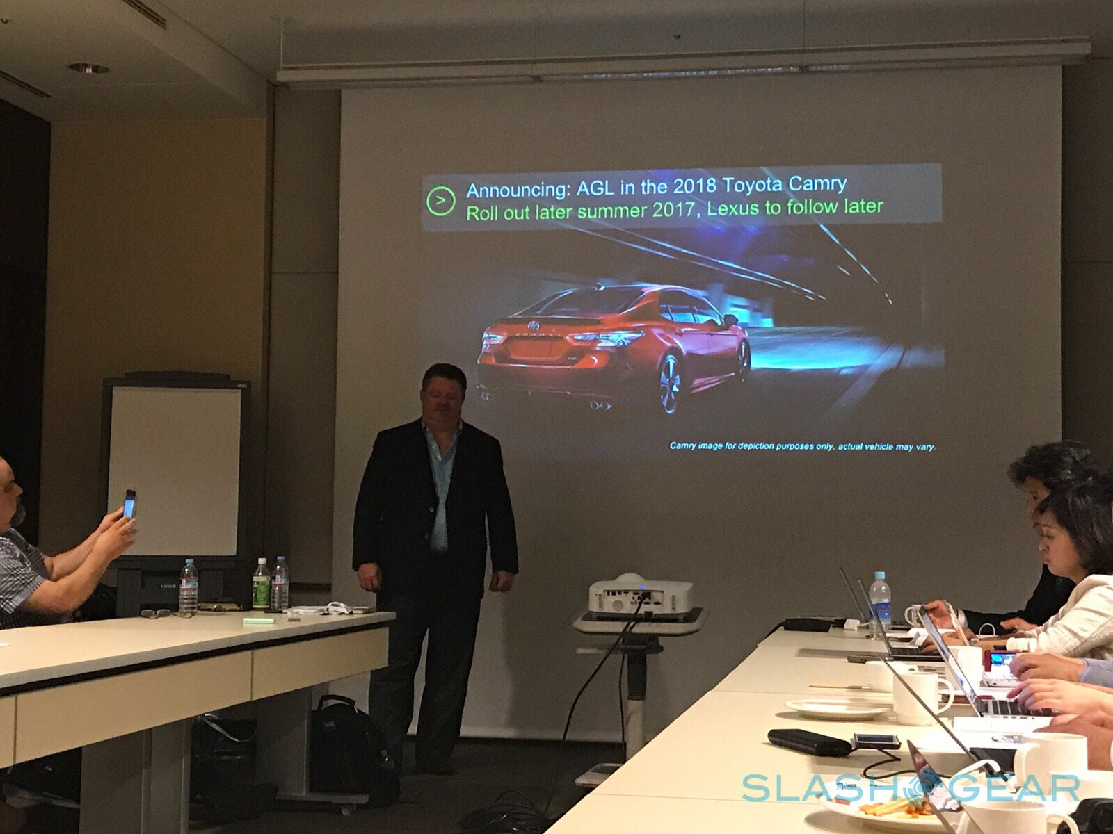 Linux-based AGL OS to debut in 2018 Toyota Camry - SlashGear