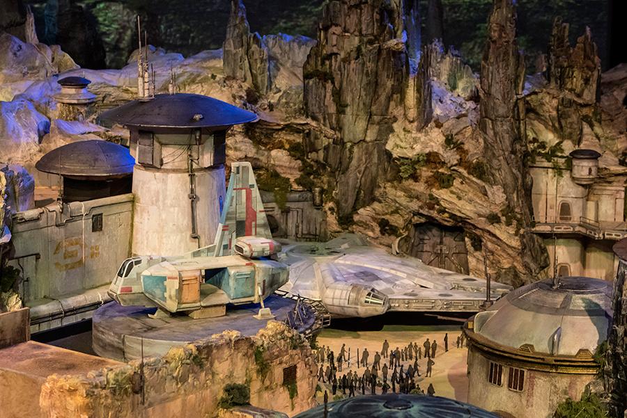 Here's your first look at Disney's new Star Wars land - SlashGear