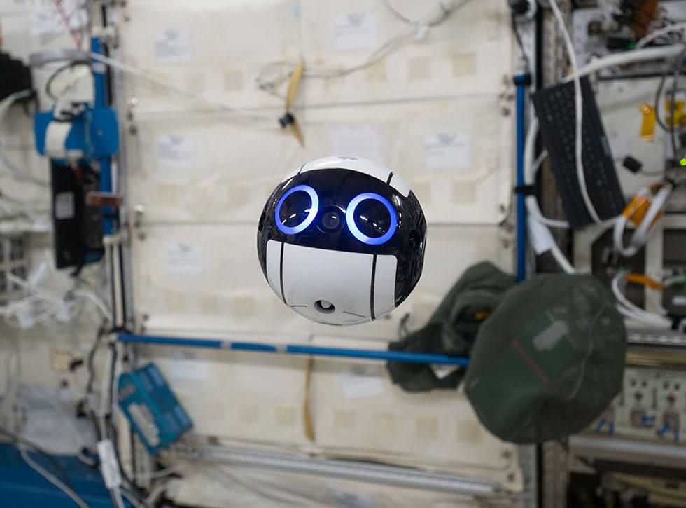 Japan's space robot will steal your heart from the ISS - SlashGear