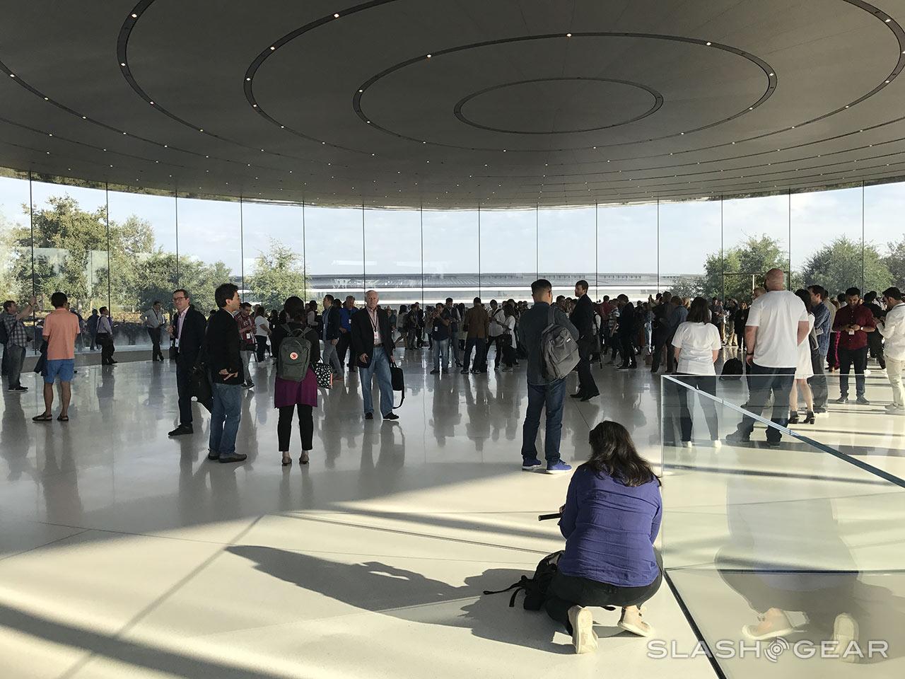 Apple Event live : We're at the Steve Jobs Theater at Apple Park ...