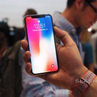 iPhone X hands-on : Apple's OLED flagship up close - SlashGear