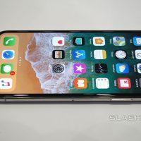 iPhone X hands-on : Apple's OLED flagship up close - SlashGear