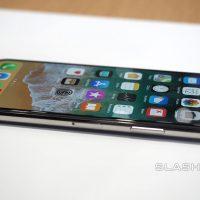 iPhone X hands-on : Apple's OLED flagship up close - SlashGear