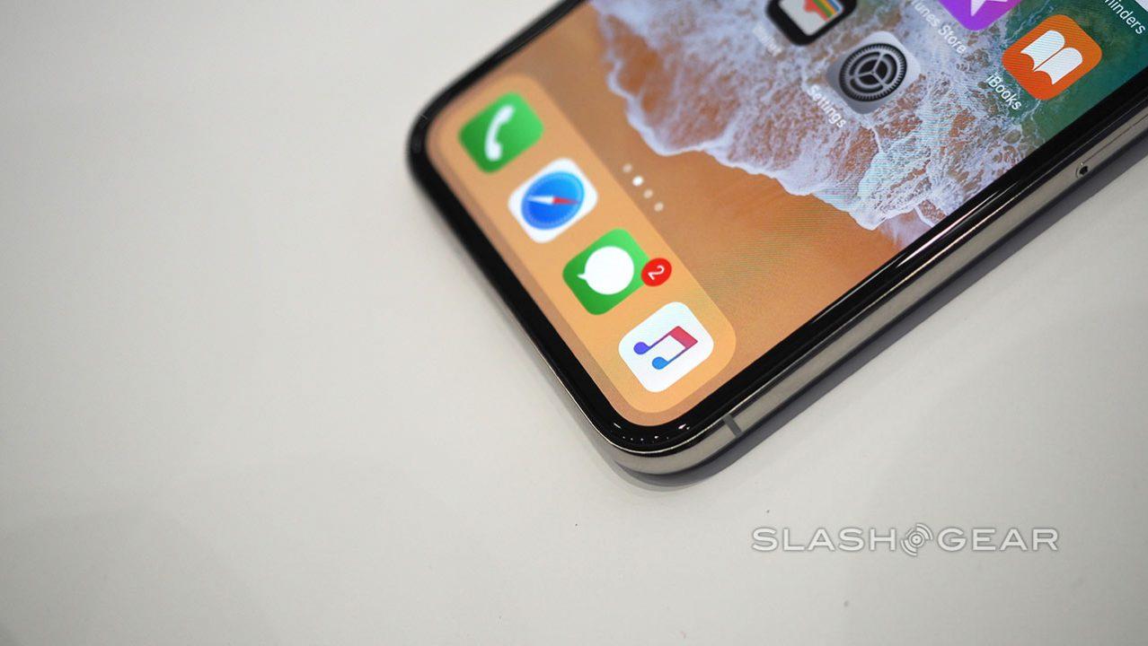 iPhone X hands-on : Apple's OLED flagship up close - SlashGear