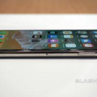 iPhone X hands-on : Apple's OLED flagship up close - SlashGear