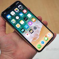 iPhone X hands-on : Apple's OLED flagship up close - SlashGear