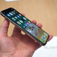 iPhone X hands-on : Apple's OLED flagship up close - SlashGear