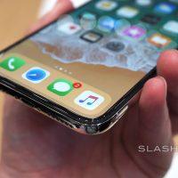 iPhone X hands-on : Apple's OLED flagship up close - SlashGear