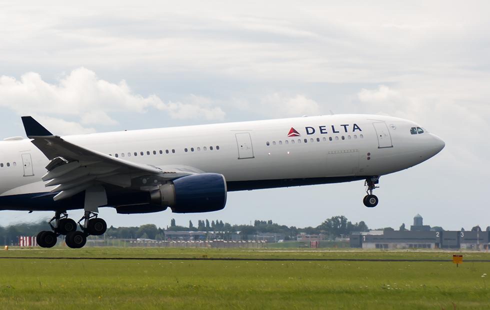 Delta will add free mobile messaging to some flights on October 1 ...