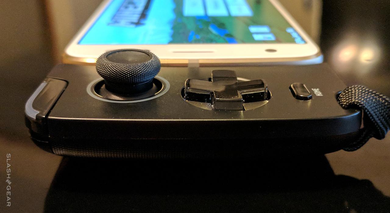 Motorola Gamepad Moto Mod Review: Great for tiny hands - SlashGear