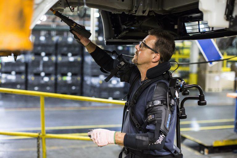 Ford exoskeleton gives workers super-arms - SlashGear