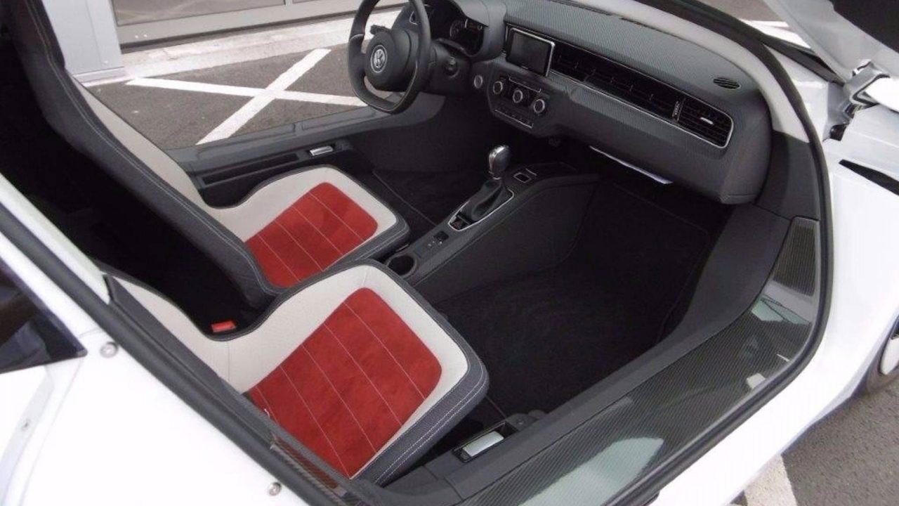 2015 VW X1 spied cruising with supercars - SlashGear