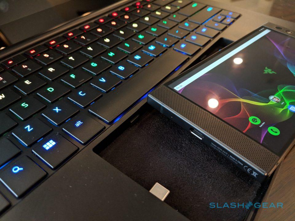 Razer Project Linda hands-on: Android phone-powered notebook - SlashGear