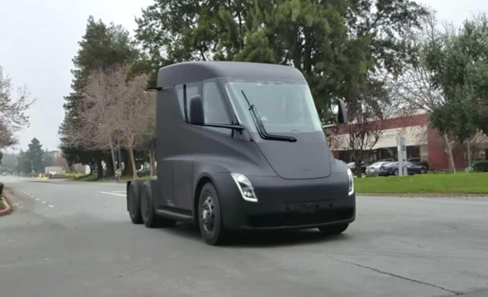 Tesla Semi spotted silently cruising the wild - SlashGear