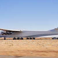 Stratolaunch's spaceship-launching plane just aced its latest test ...