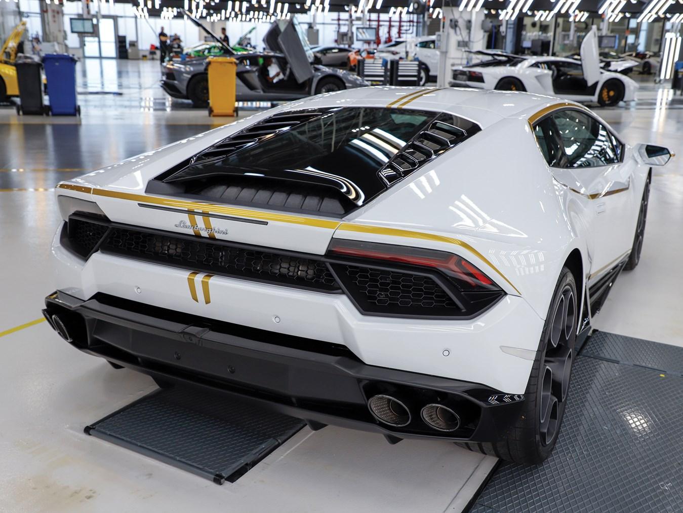 See The Pope's Lamborghini Huracán at Sotheby's - SlashGear