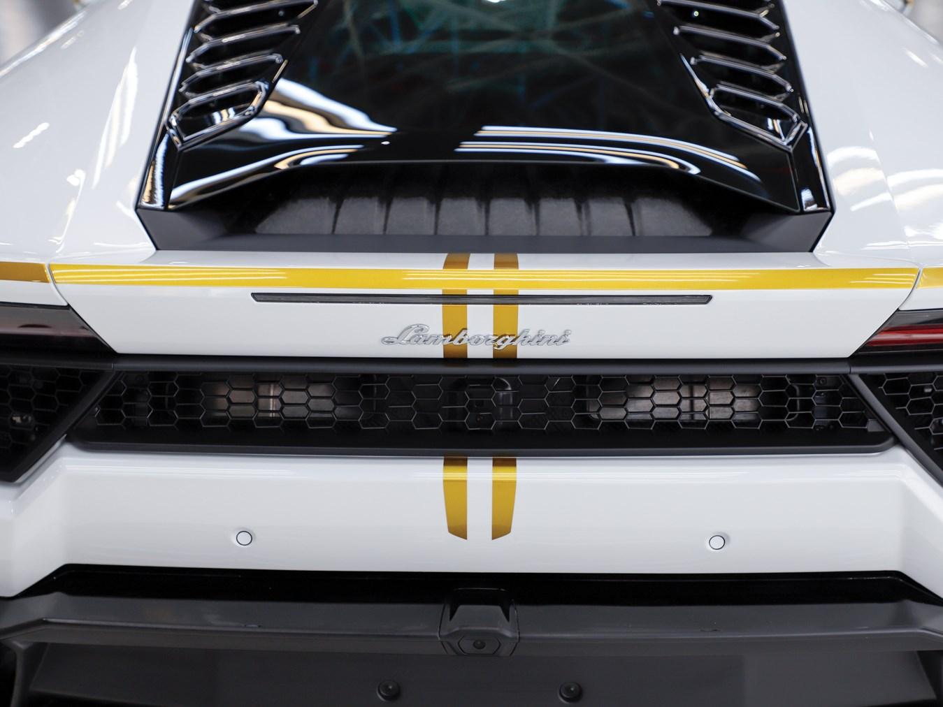 See The Pope's Lamborghini Huracán at Sotheby's - SlashGear
