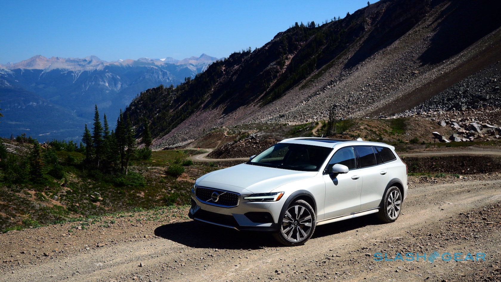 2020 Volvo V60 Cross Country Gallery