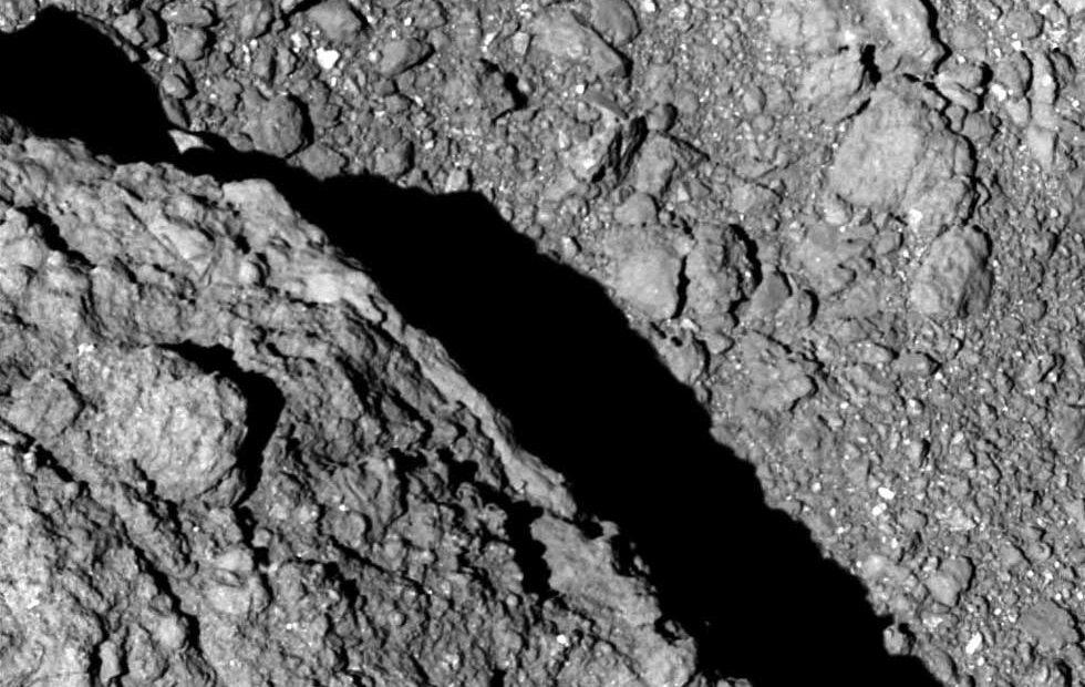 Hayabusa 2 sends back highest resolution images of Ryugu yet - SlashGear