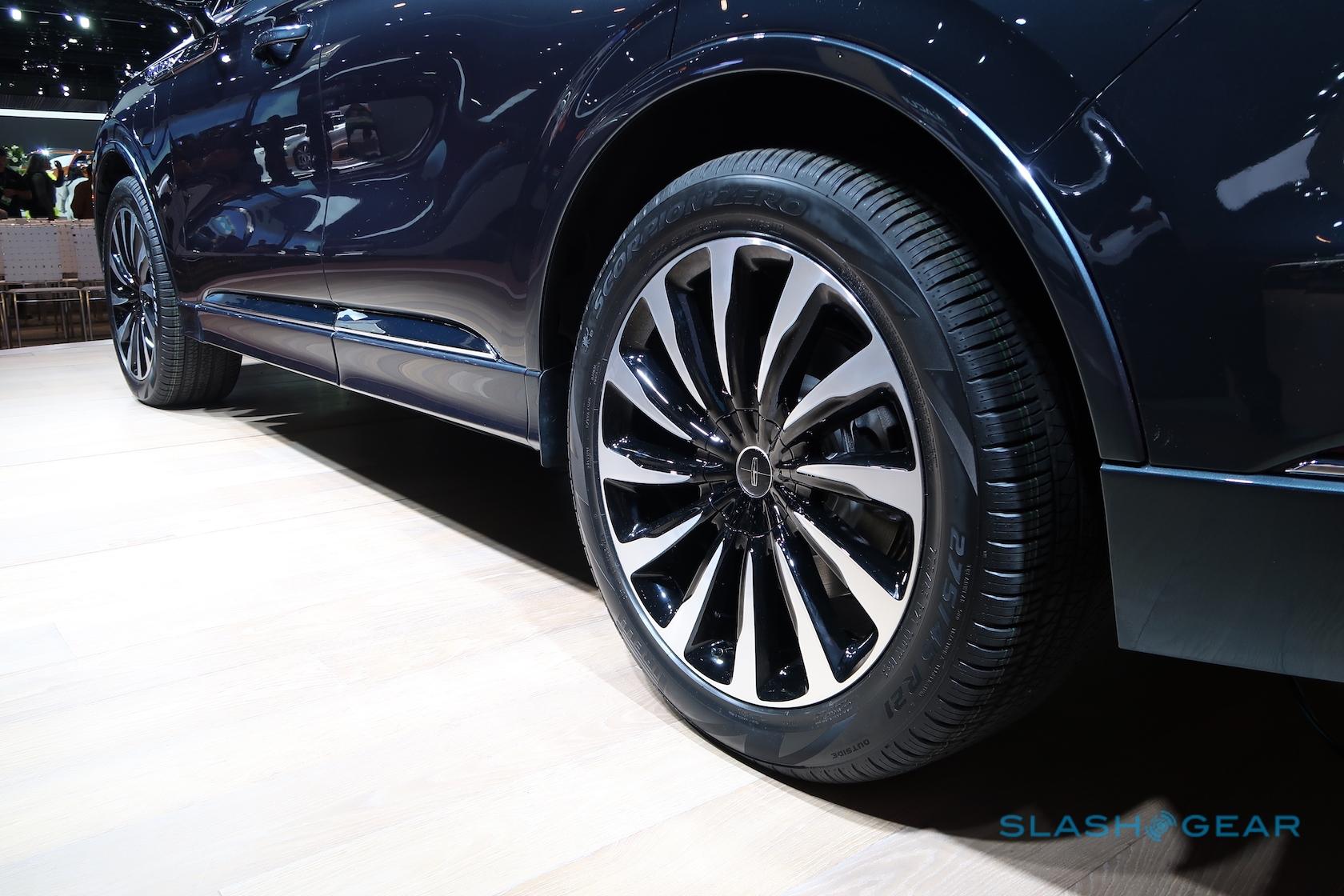 2020 Lincoln Aviator Gallery
