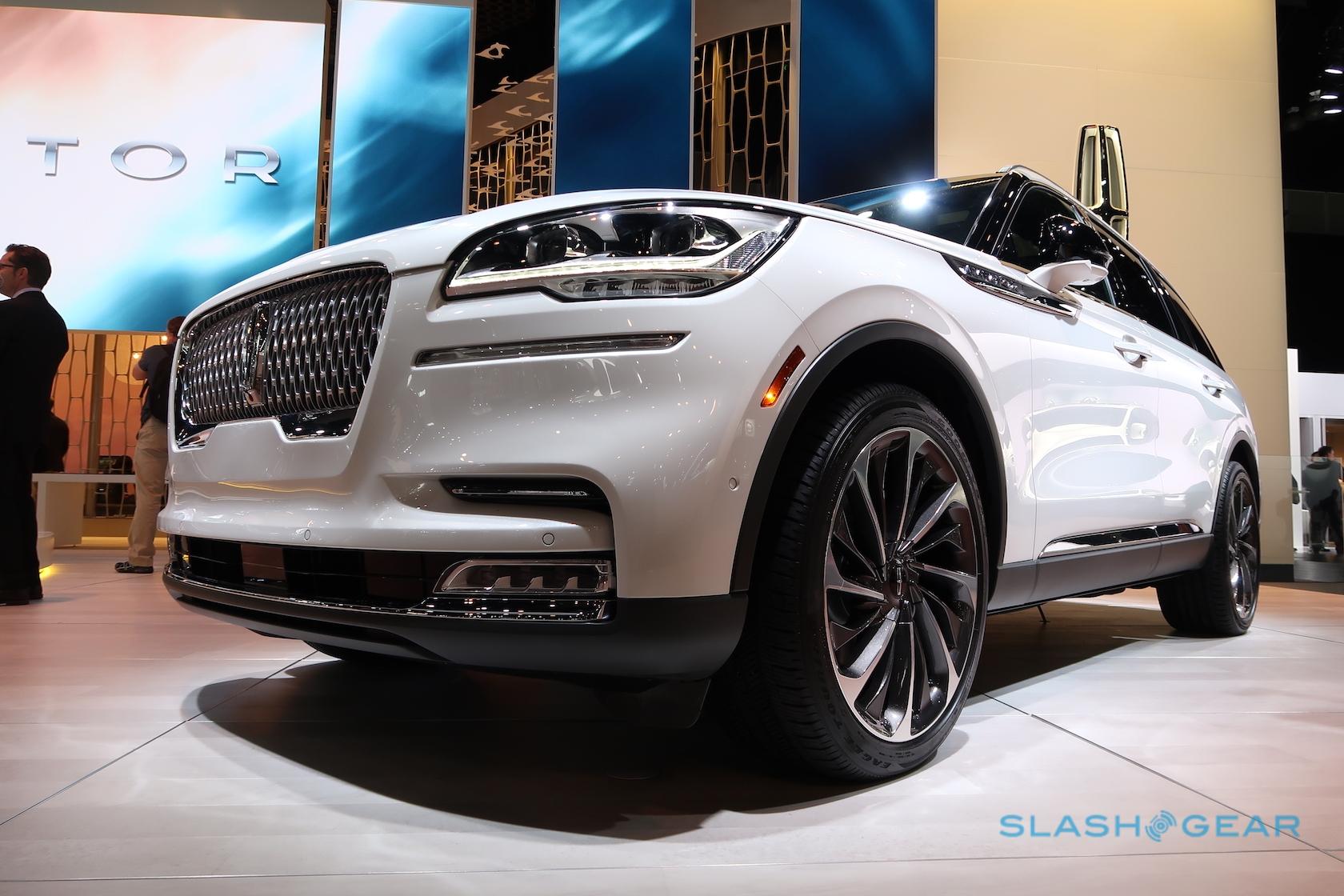 2020 Lincoln Aviator Gallery