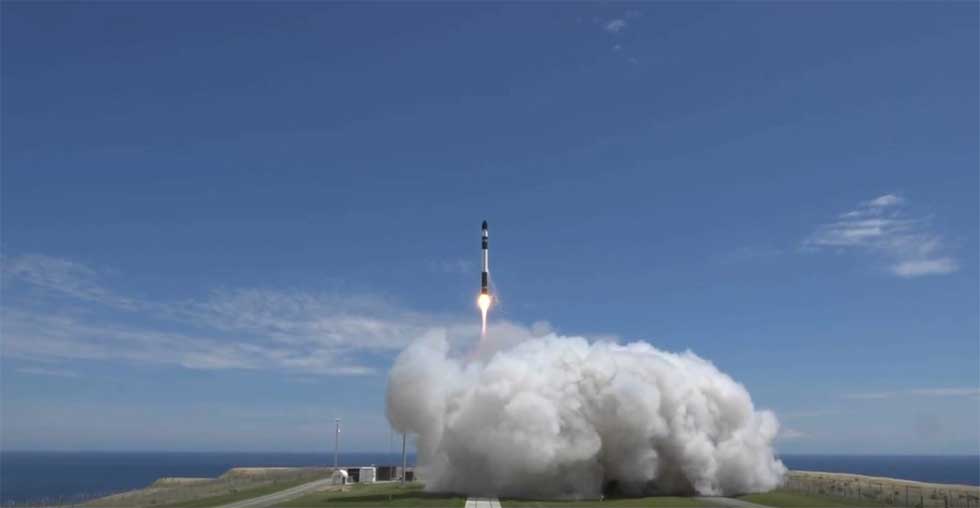 Rocket Lab Electron rocket reaches orbit with first successful ...