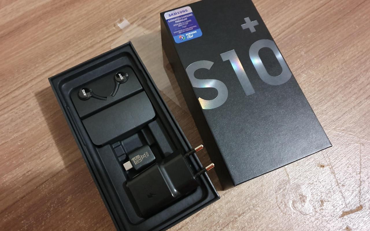 Galaxy S10+ sold early and first impressions are up - SlashGear