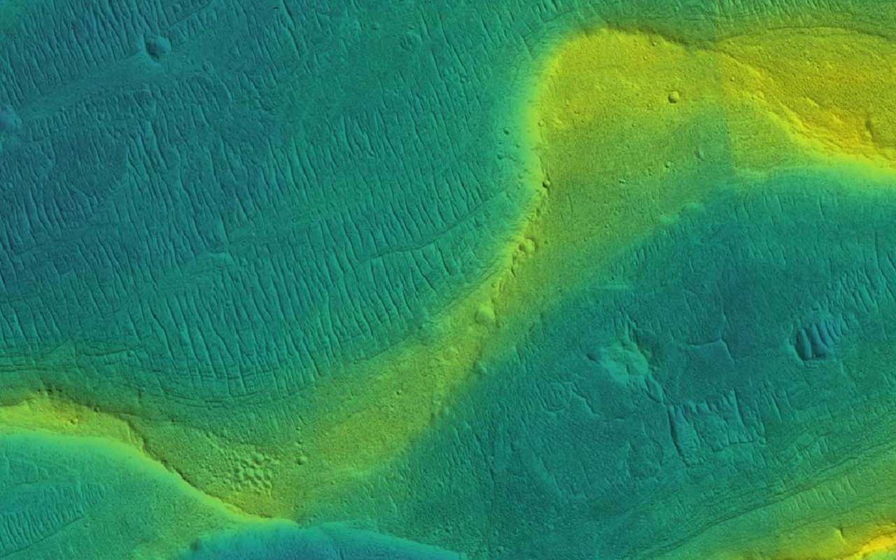 Research shows raging rivers flowed on Mars for over a billion years ...