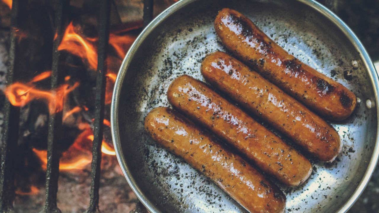 Researchers bet you'll eat maggots if they're disguised in food - SlashGear