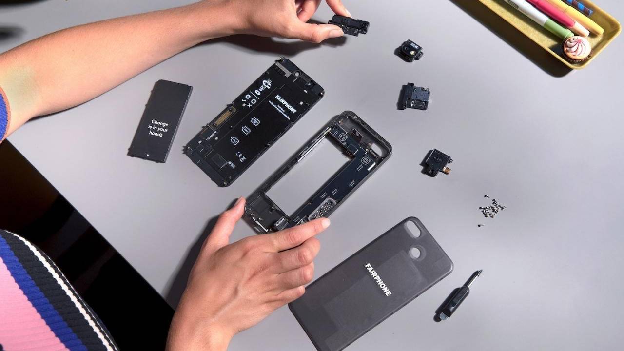 Fairphone 3 keeps the modular phone dream alive for sustainability ...
