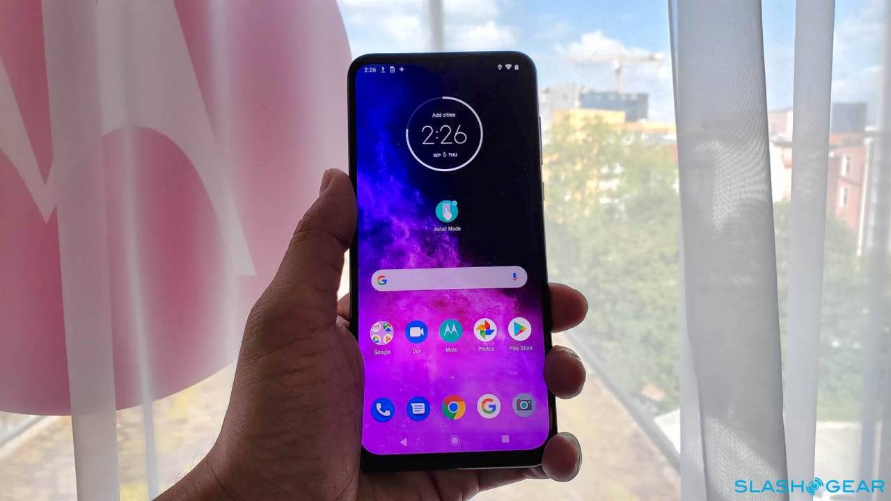 Motorola One Zoom first look: 48-megapixel Android on a budget - SlashGear