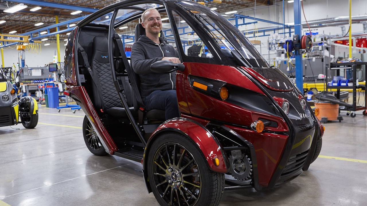 Arcimoto EV fun utility vehicle production begins - SlashGear