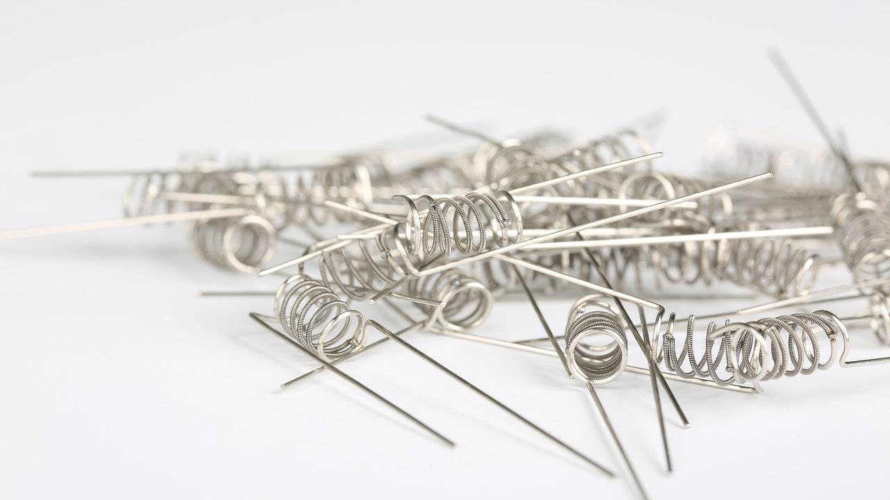 Dangerous levels of heavy metals found in electronic cigarette vapor ...