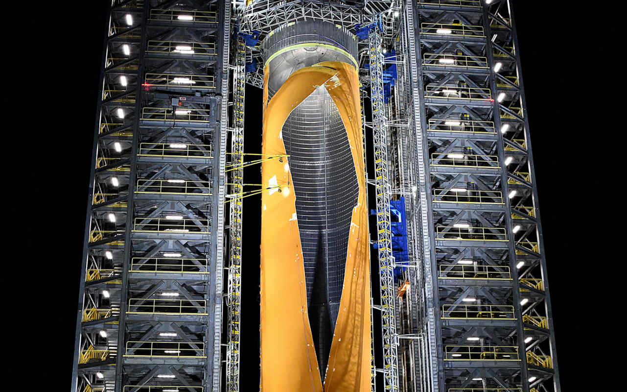 NASA deliberately broke SLS rocket's fuel tank to test its durability ...