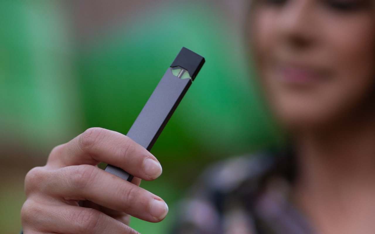 FDA vaping ban slaps 30 day warning on unauthorized flavors - SlashGear