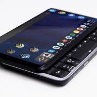 Astro Slide 5G is an Android mini-laptop phone for keyboard addicts ...