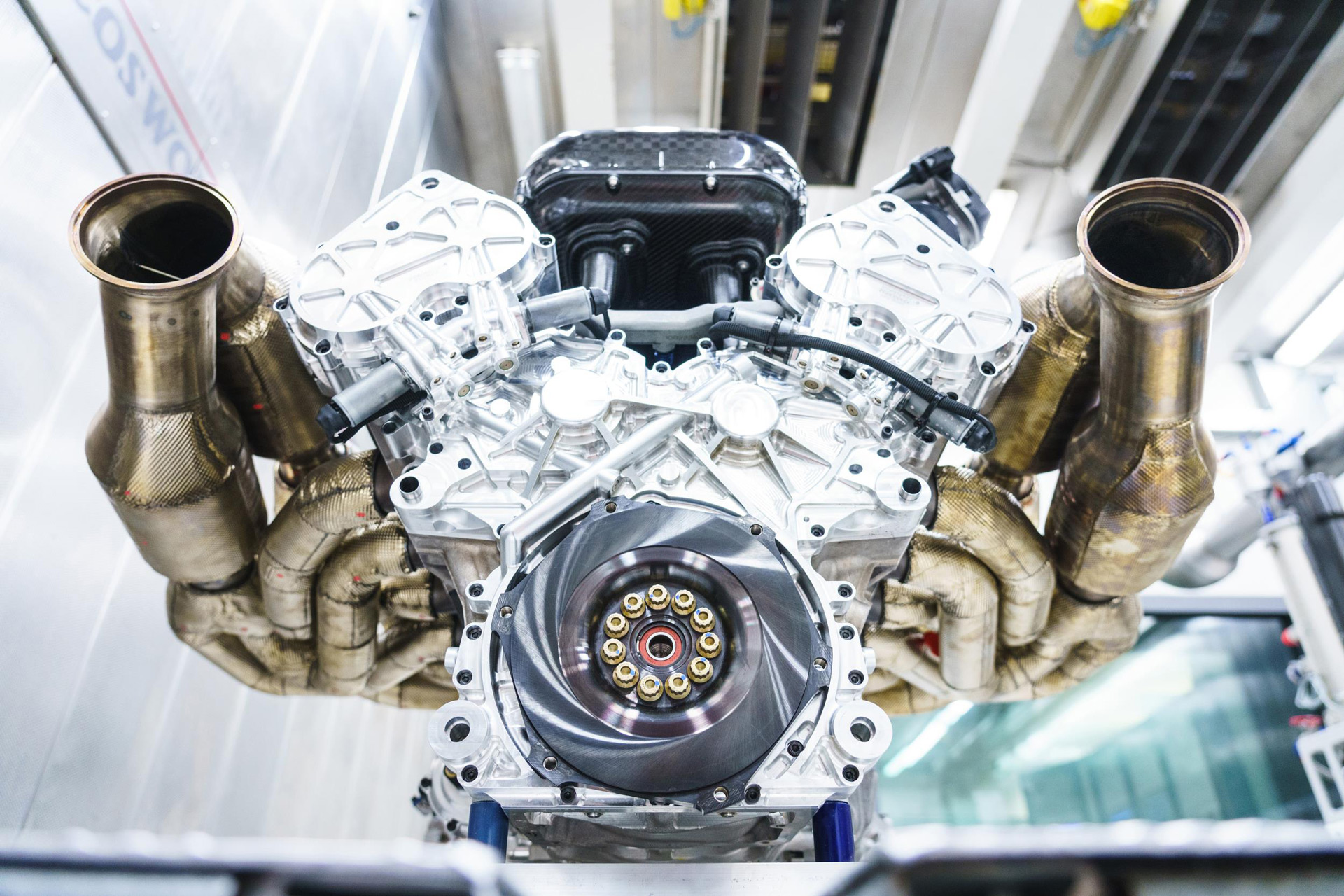 Aston Martin Valkyrie's Cosworth V12 pumps out 1,000HP with no turbos - SlashGear